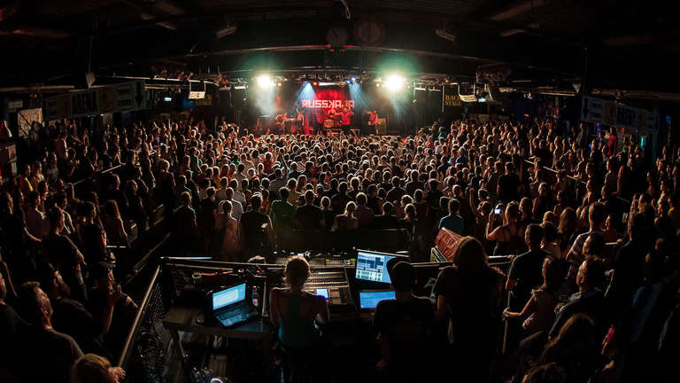 Backstage München: Gute Zukunftsprognosen zum Geburtstag - IN München ...