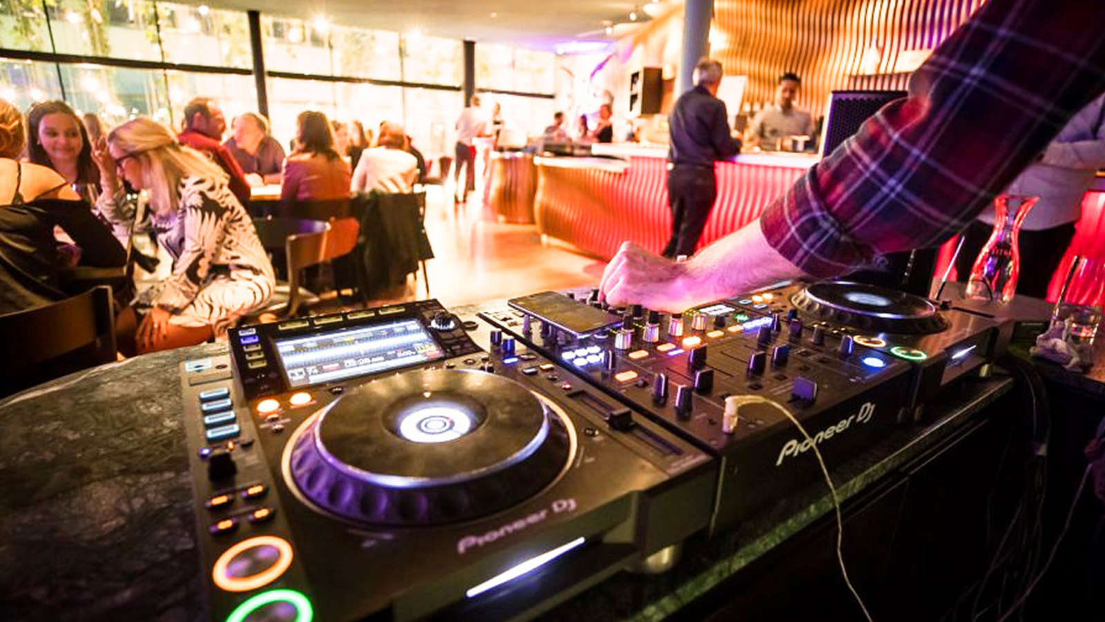 Afterwork-Partys: Feier-Abende in München - IN München - Das Stadtmagazin